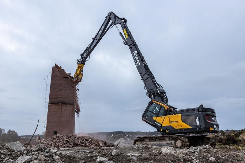 Volvo CE EC380E HR makes light work of demolition | Constructionshows
